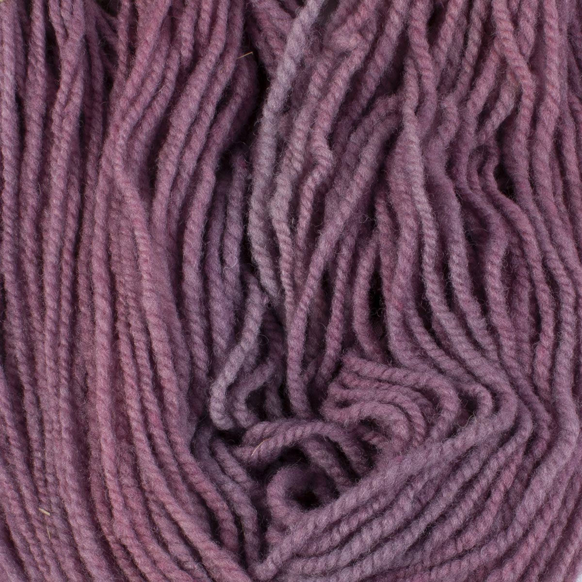 Plantaardig lila geverfd breigaren biologische wol